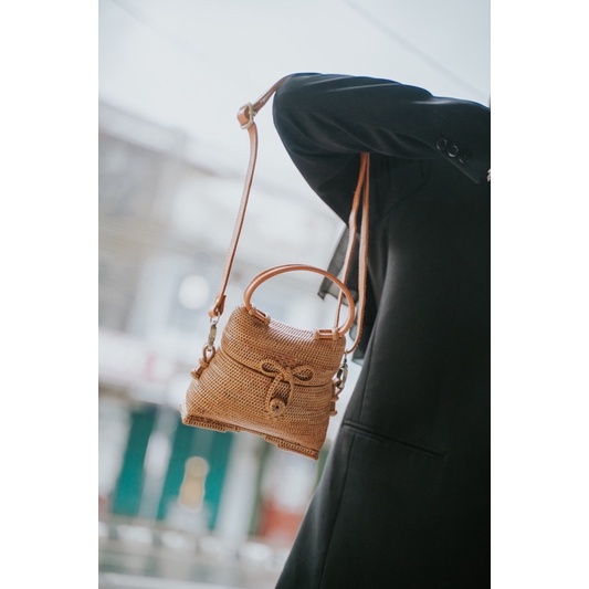 Jual Ketak Nusantara Moonsary Tas mirip rotan anyaman wanita selempang ...