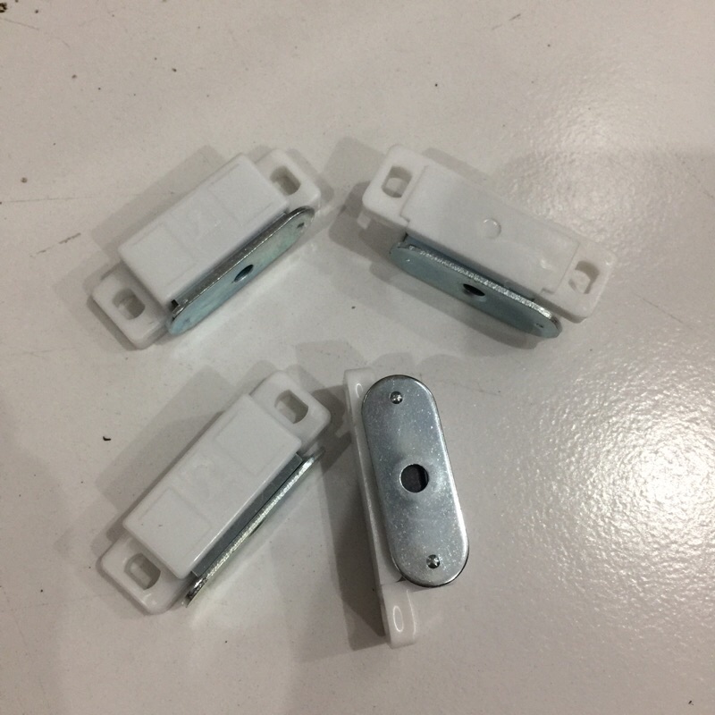 Jual MAGNET PINTU PUTIH KECIL DAN BESAR | Shopee Indonesia
