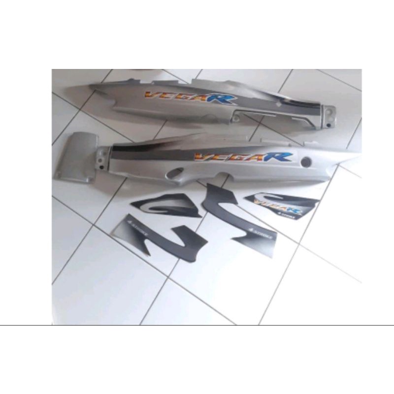 Jual Cover bodi belakang vega r lama silver plus striping | Shopee ...
