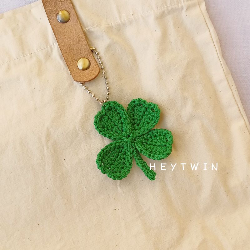 Jual lucky clover four leaf crochet keychain ganci rajut daun gantungan ...