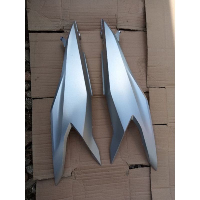 Jual body belakang baet deluxe original silver set kanan kiri beat 2020 ...