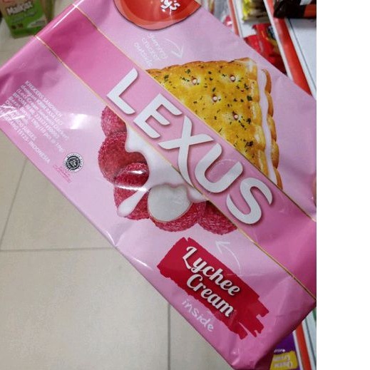 Jual LEXUS BISKUIT SANDWICH 190GRM/CEMILAN/BISKUIT CRACKERS BERKRIM ...