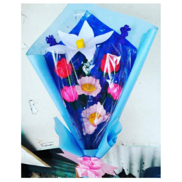 Jual Bucket bunga lili tulip 9 tangkai | Shopee Indonesia