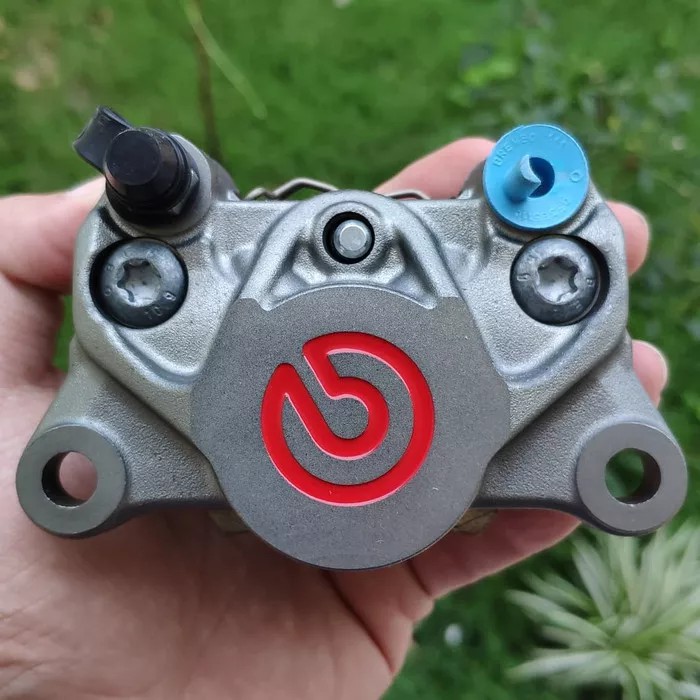 Jual Kaliper Brembo 2 Piston 1 Pin RED Logo Yamaha R15 R25 Suzuki GSX R150 | Shopee Indonesia