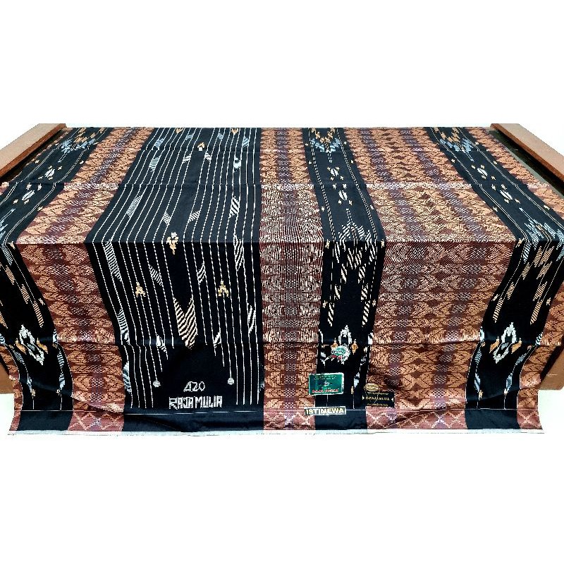 Jual Sarung Tenun Sutra Raja Mulia 420 Exclusive edisi 2104 | Shopee ...