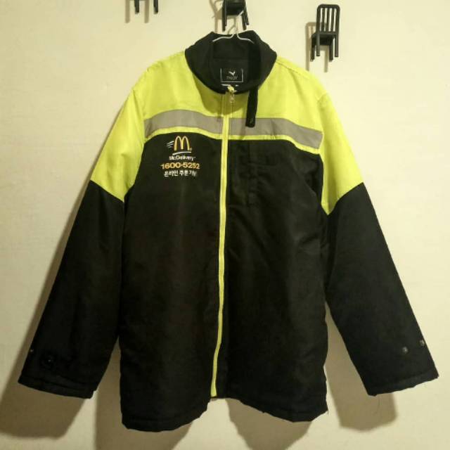 Jual Jacket mcd delivery korea edition | Shopee Indonesia