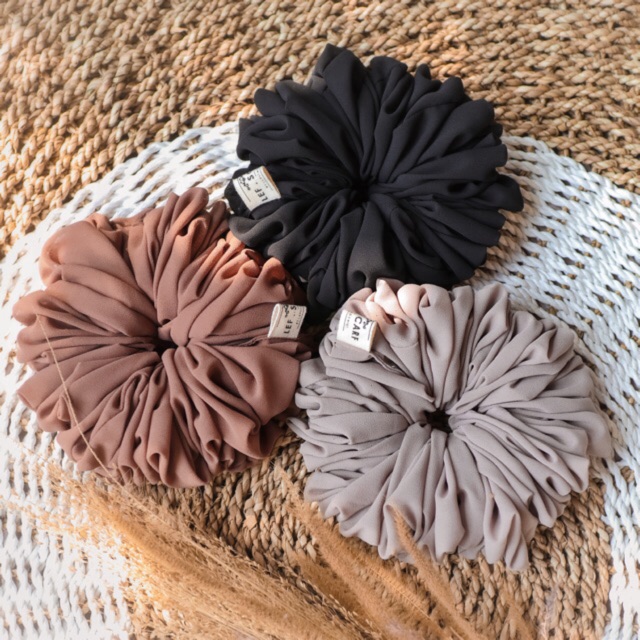 Jual Scrunchie large / ikat rambut / cepol hijab | Shopee Indonesia