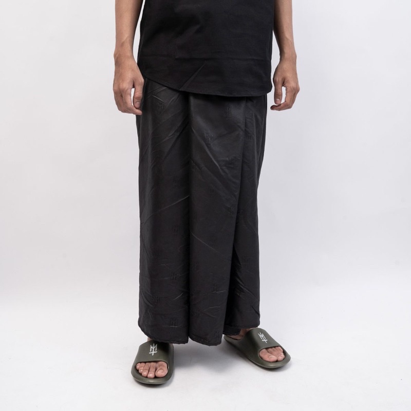 Jual READY SARUNG THRONG MATERNAL DISASTER | Shopee Indonesia