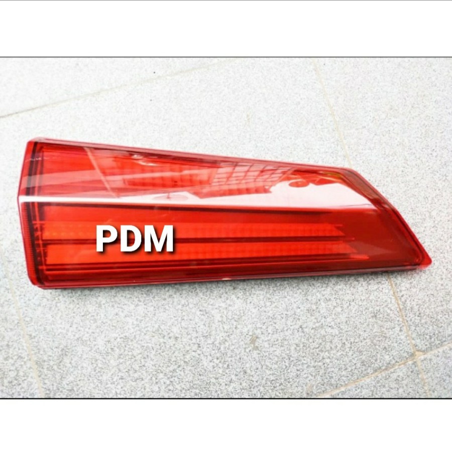 Jual Reflektor Reflector Lampu Stop Bagasi Mata Kucing Calya Sigra per ...