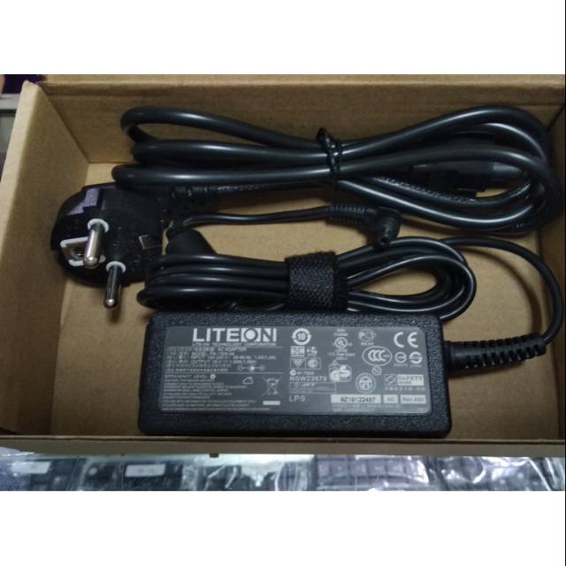 Jual Adaptor / Charger Laptop Axioo 19V 1.58A Original | Shopee Indonesia