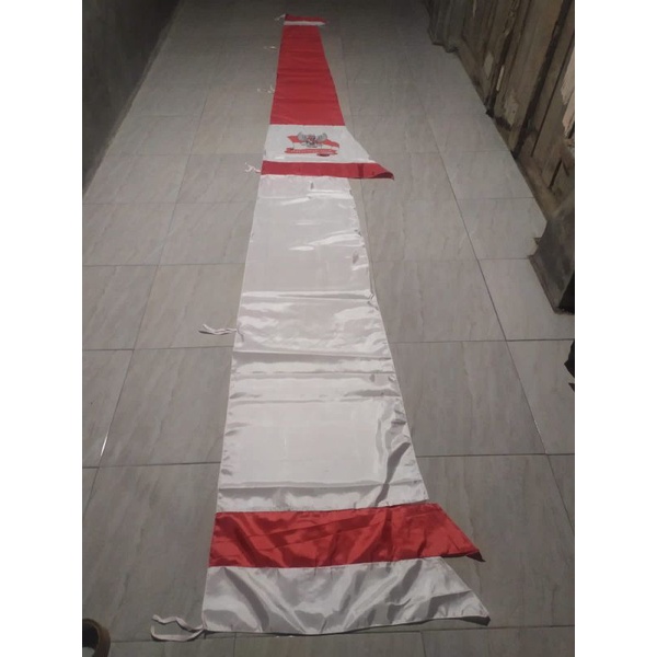 Jual Umbul-Umbul Layur/Bendera Layur Merah Putih Panjang -+4Meter(Bijian) | Shopee Indonesia