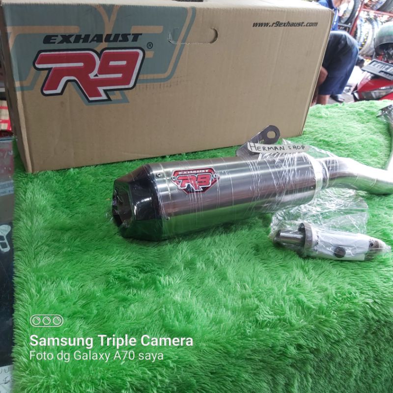 Jual Knalpot R9 New Alpha Plus SS Series Fullsystem Vespa / Knalpot ...