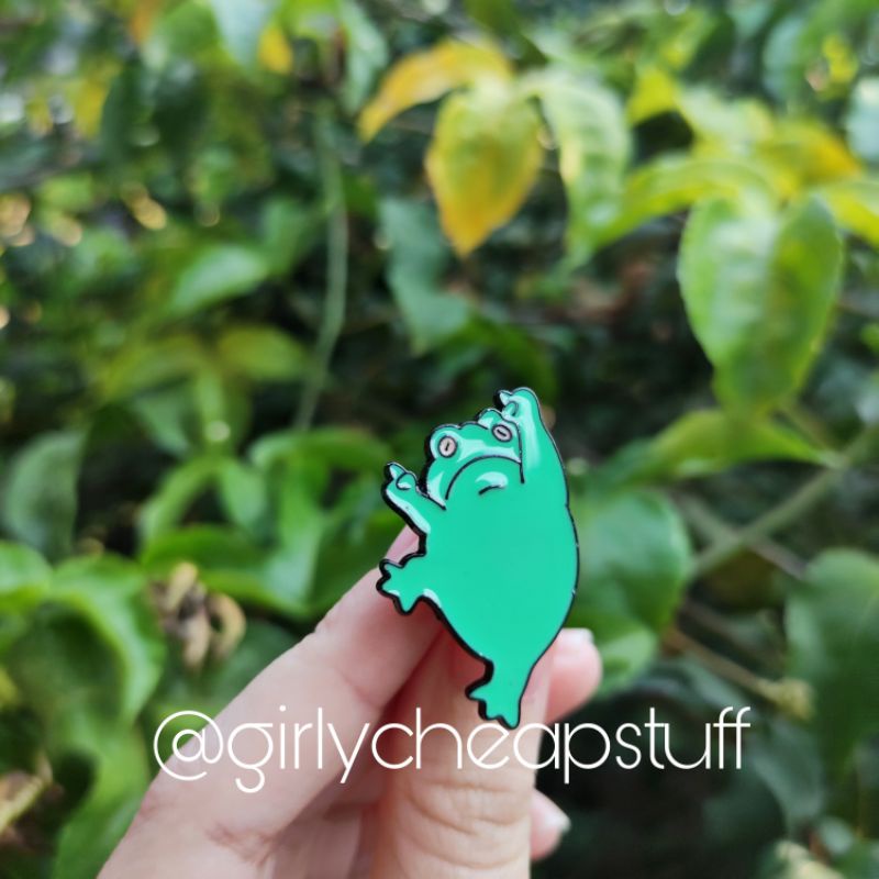 Jual Pin Enamel Frog Cute Dancing Hard Pin | Shopee Indonesia