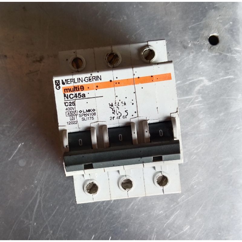 Jual Mcb Merlin Gerin NC45A 3Phase 25A | Shopee Indonesia
