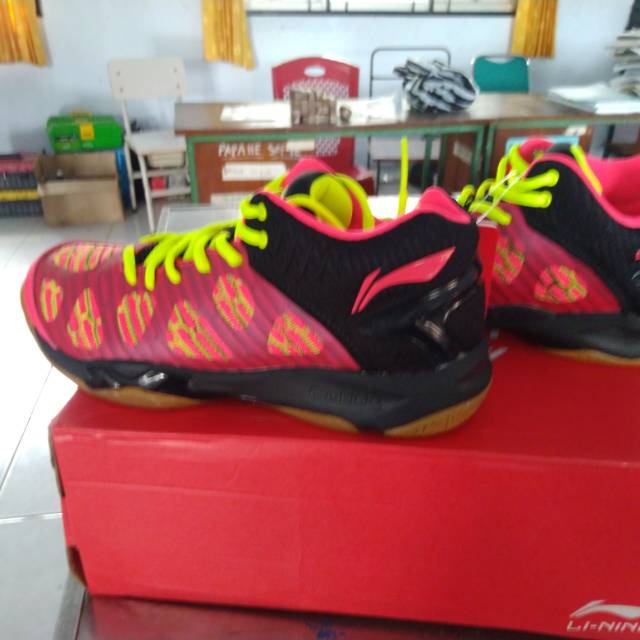 Jual Sepatu Lining badminton original | Shopee Indonesia