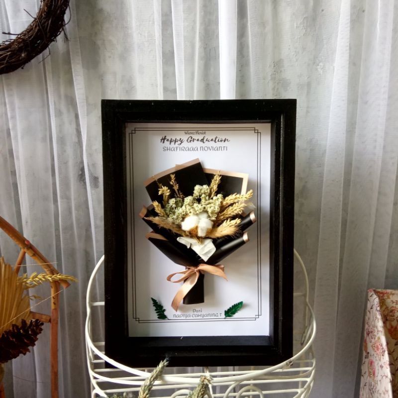 Jual Bouquet Bunga kering figura ucapan Happy Graduation / Happy ...