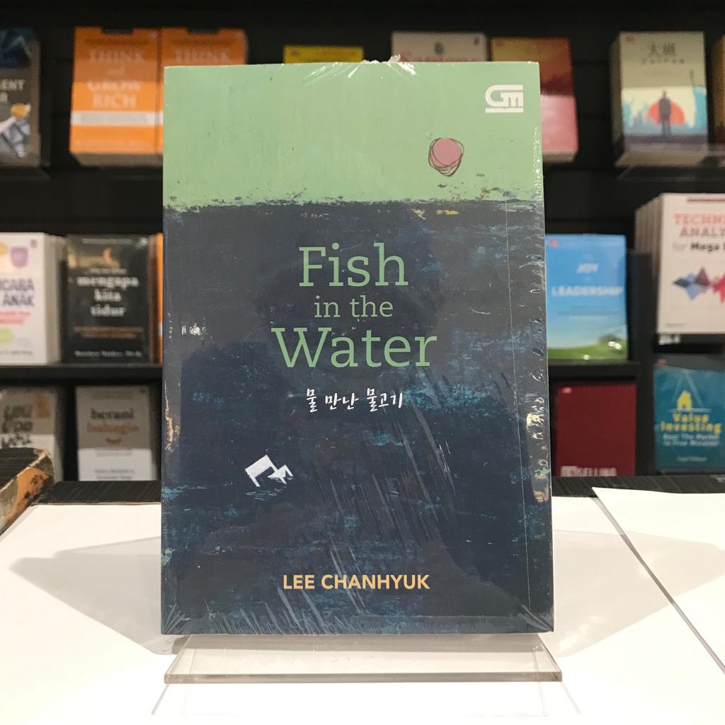 Jual Buku Fish in The Water Lee Chanhyuk | Shopee Indonesia