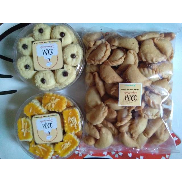 Jual PAKET HEMAT KUE KERING / Monde susu 250gr, Kue Kacang keju 250gr ...