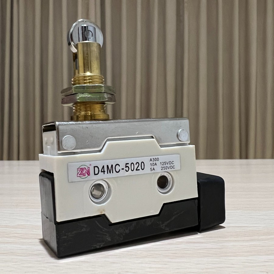 Jual MICRO SWITCH LIMIT TIANG RODA LURUS MICROSWITCH OMRON ZN D4MC-5020 | Shopee Indonesia