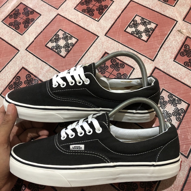 Jual sepatu second original | Shopee Indonesia