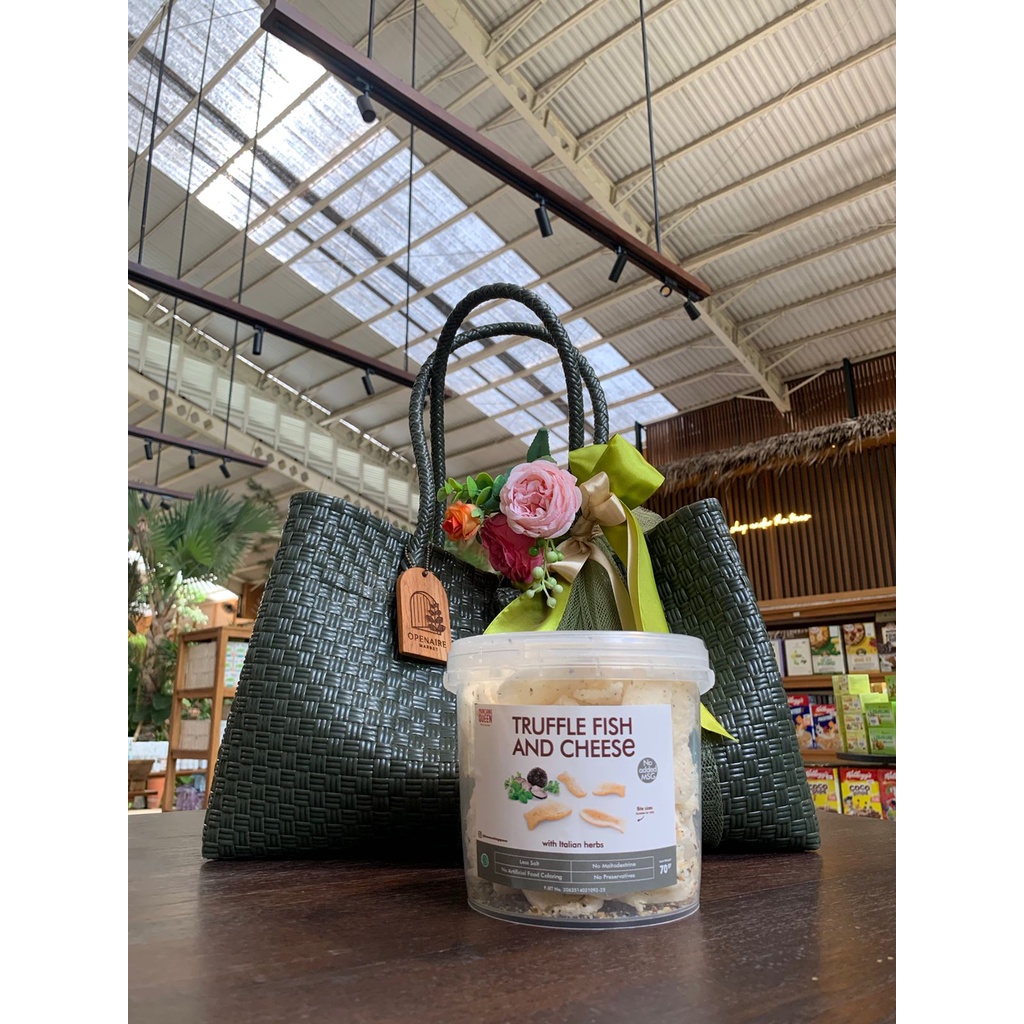 Jual Munching Queen Truffle Fish and Cheese with Italian Herbs Snack ...