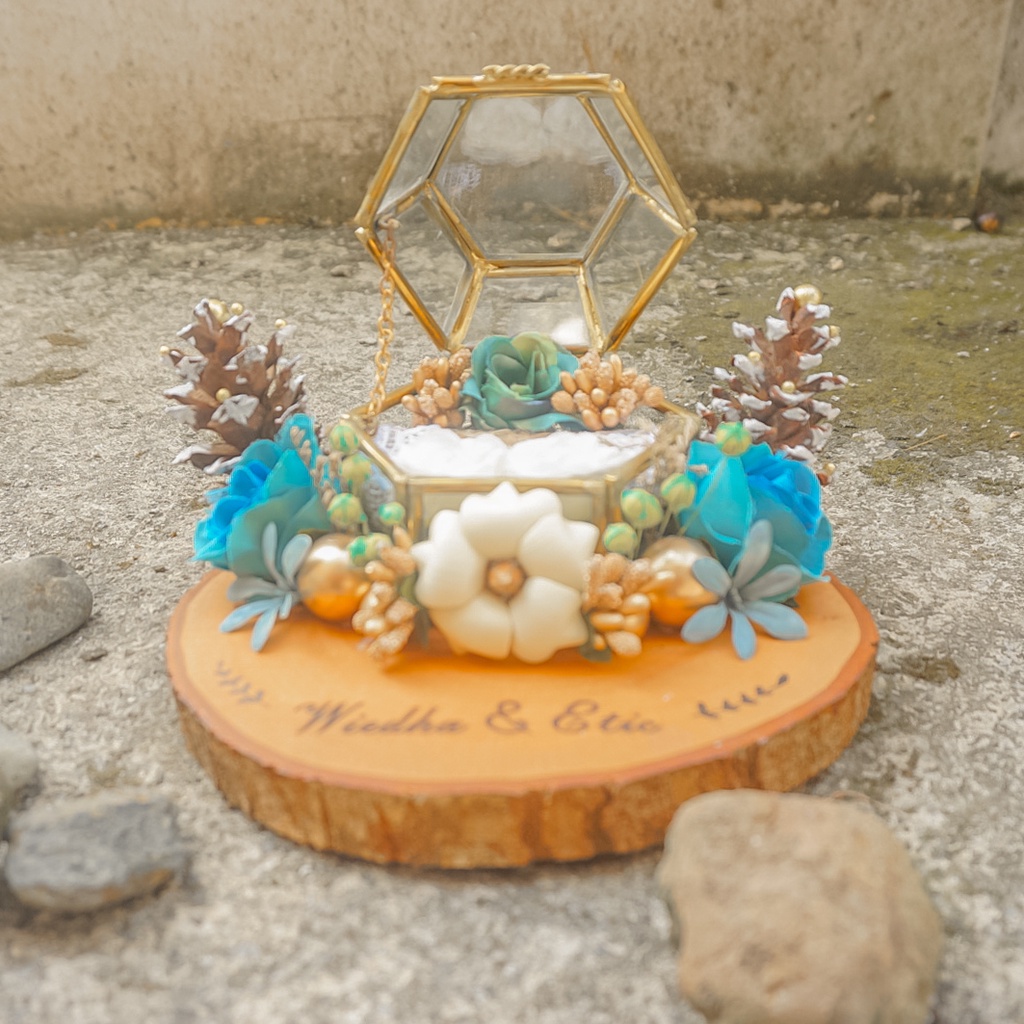 Jual Ring Box Tunangan/Lamaran/Pernikahan diameter box ±9cm Alas Kayu ...