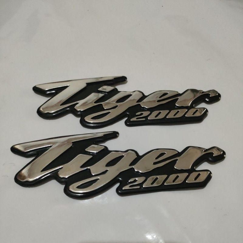 Jual Emblem Tiger 2000 Ukuran 17x6 Bahan Atom | Shopee Indonesia
