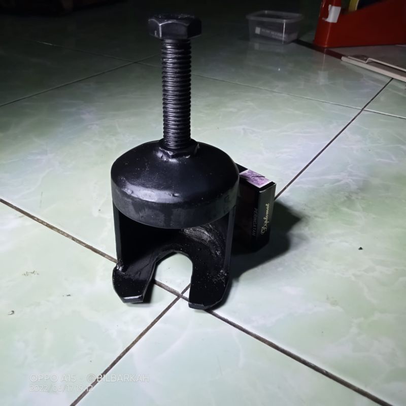 Jual TREKER TIE ROD DAN BALL JOINT MOBIL BESAR Truk dan Bus | Shopee ...