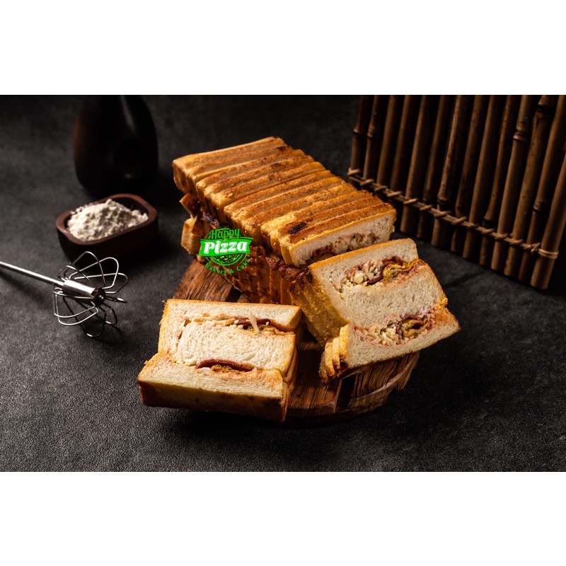 Jual Roti Bakar Smoked beef dan telur / egg / roti panggang / roti ...