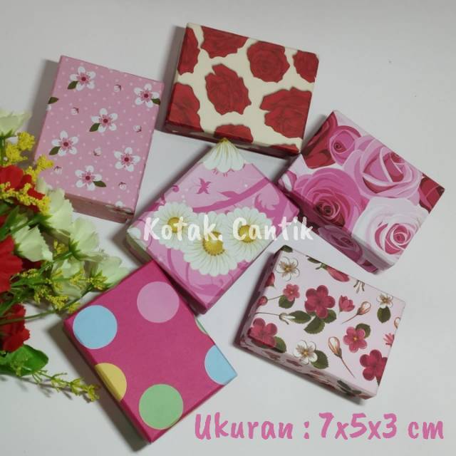 Jual Hardbox ukuran 7x5x3cm motif Shabby Pink/ kotak kado kecil/ kotak ...