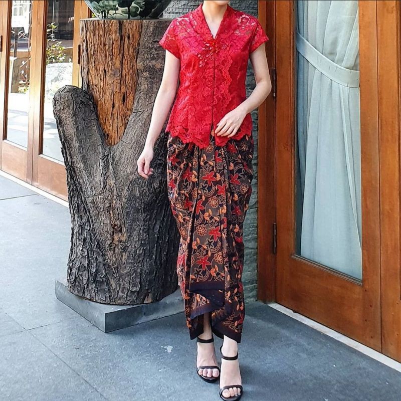 Jual Minayu kebaya merah renda, -ROK SOLD OUT- by atelier.yoon | Shopee ...