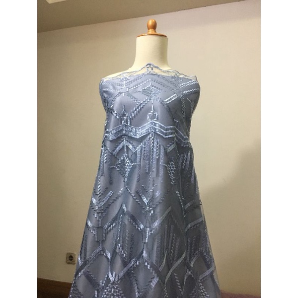Jual Bahan Kebaya Premium Brokat Tile Bordir Guerlain Warna Silver Blue ...