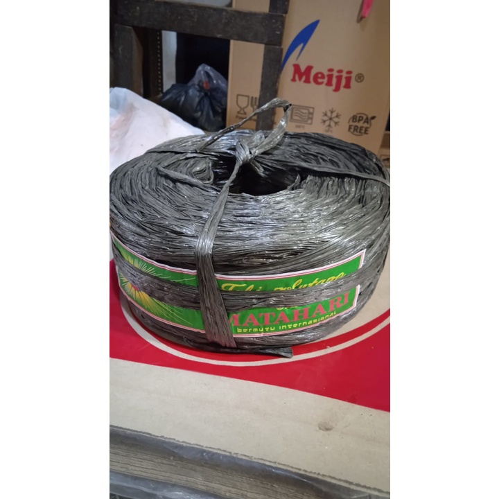 Jual Tali Plastik Rafia Hitam Matahari 5kg - 1 batang 10 roll | Shopee ...
