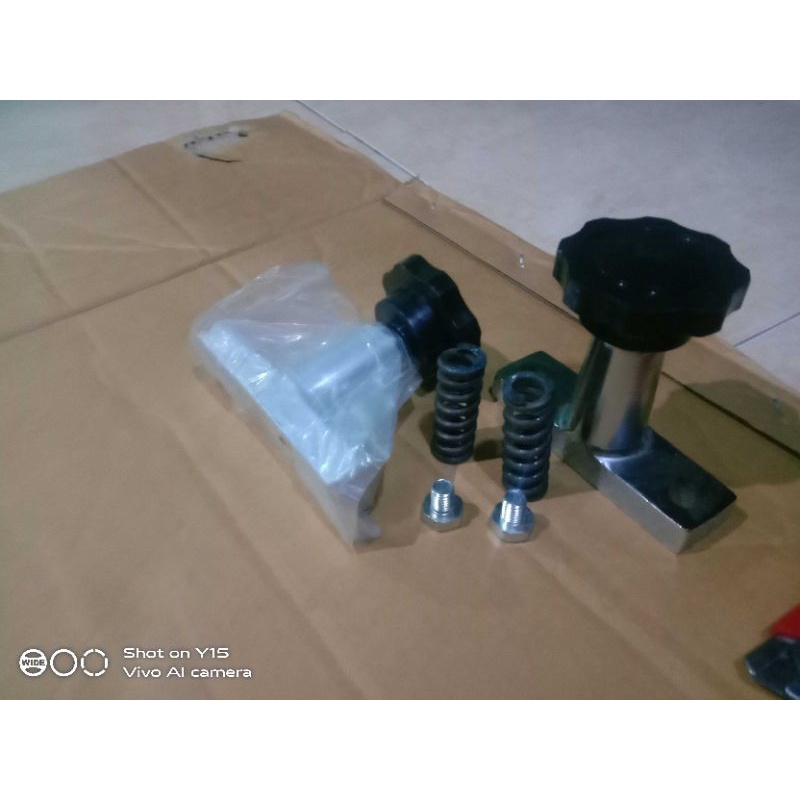 Jual SEPAKET T LENGKAP KANAN DAN KIRI BESERTA SPRING DAN BAUT TEKANAN ...