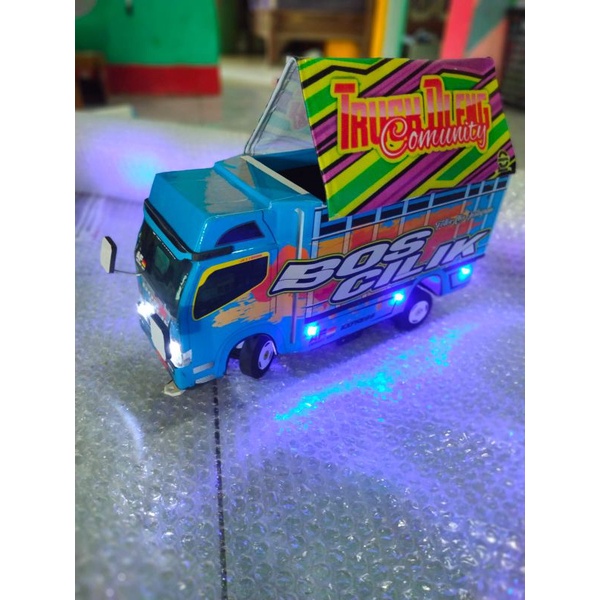 Jual Miniatur truk mobil oleng miniatur truck miniatur trek miniatur ...