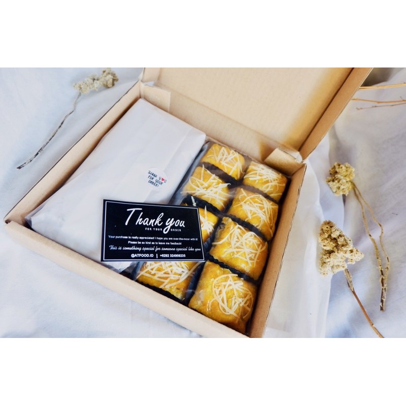 Jual PAKET HAMPERS Chocban dan Pisang bolen. Hampers Food/Gift Box ...