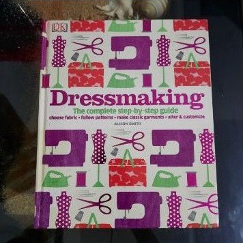 Jual Buku Membuat Baju Disertai Pola Dressmaking The Complete Step-by ...