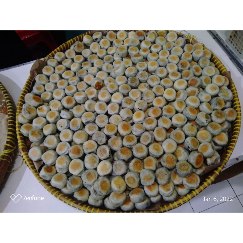 Jual Bakpia Patok basah isi kacang ijo dan kumbu hitam | Shopee Indonesia