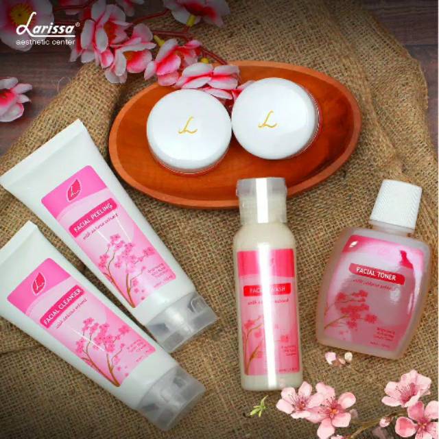 Jual LARISSA SAKURA BRIGHTENING SERIES untuk kulit normal-kering ...