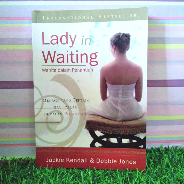 Jual Buku Lady In Waiting | Shopee Indonesia