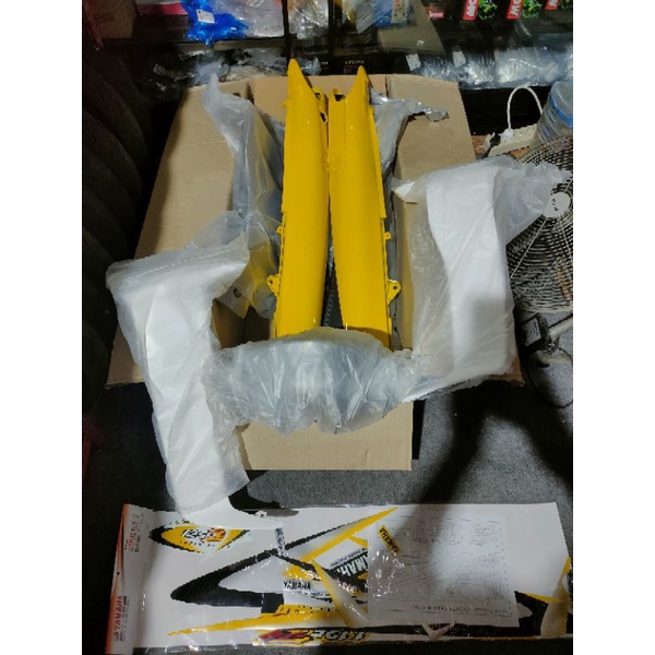 Jual cover body Yamaha 125z kuning sabit | Shopee Indonesia