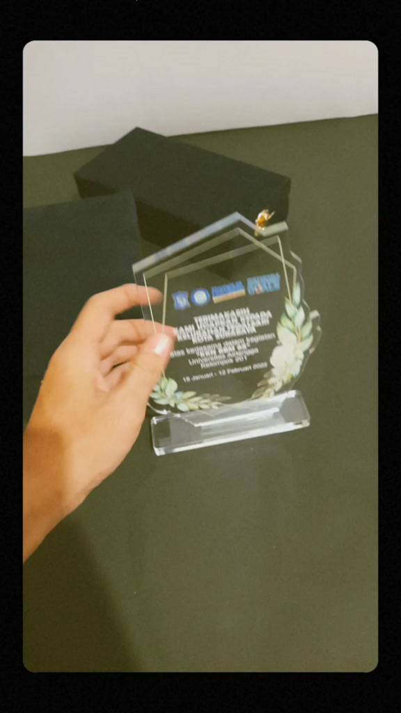 Jual Plakat Kampus Merdeka Kampus Mengajar Sehari Jadi Plakat Wisuda ...