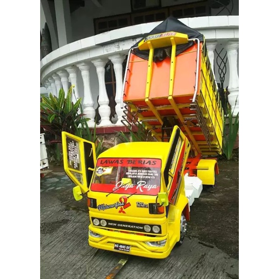 Jual TERLARIS!!! TRUK OLENG MINIATUR TRUK OLENG BAK JUNGKIT WARNA KUNING BOSS KECIL | Shopee ...