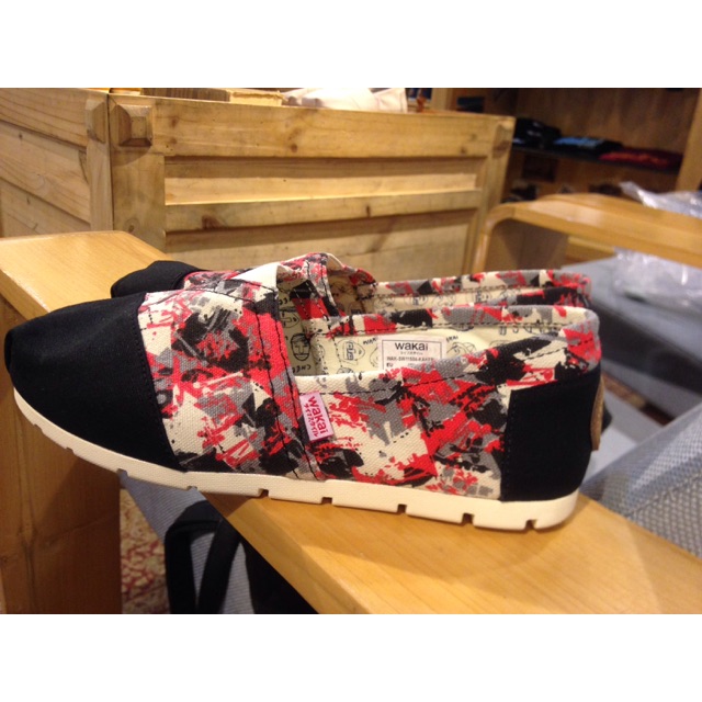Jual wakai shoes original | Shopee Indonesia