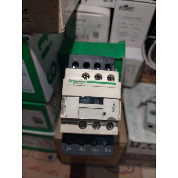 Jual KONTAKTOR SCHNEIDER LC1DT32 M7 220V 4POL CONTAKTOR SCHNEIDER ...