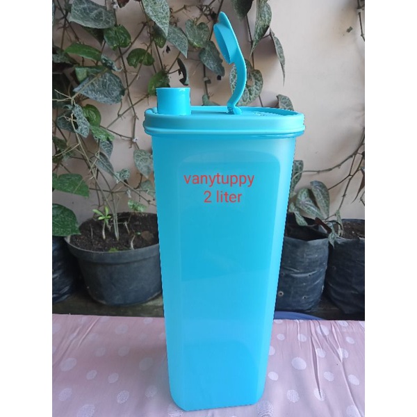 Jual Tupperware botol minum slim line botol kulkas 2 liter | Shopee ...