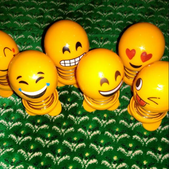 Jual Boneka Mobil Per Emoticon Spring Doll Kepala Emoji Goyang | Shopee ...