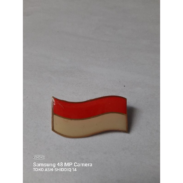 Jual bros pin merah putih | bentuk bendera berkibar | bahan fiber ...
