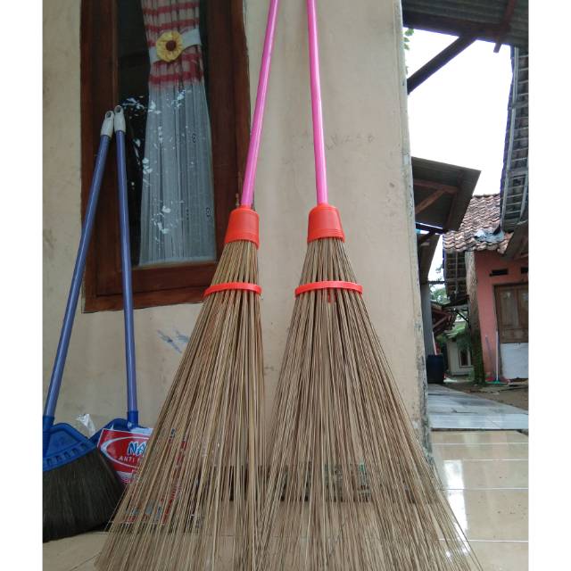 Jual SAPU TAMAN/SAPU LIDI GAGANG PANJANG/SAPU JALAN/SAPU MAHAL | Shopee ...