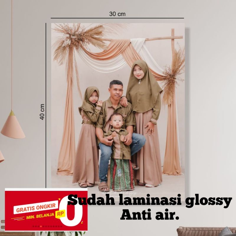 Jual CETAK FOTO 20R LAMINASI GLOSSY PLUS BINGKAI (30X40) | Shopee Indonesia